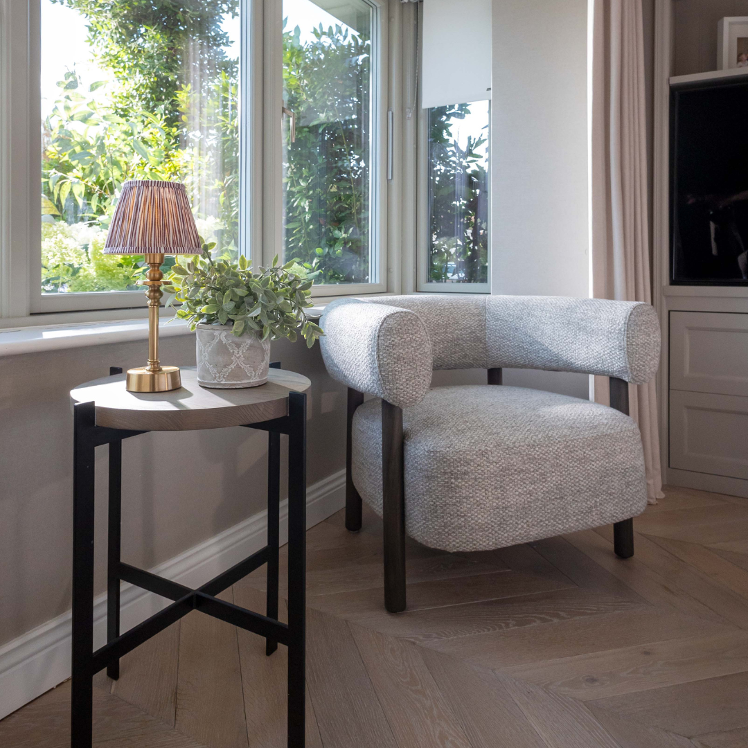 Violet Chair – Diamond Furniture