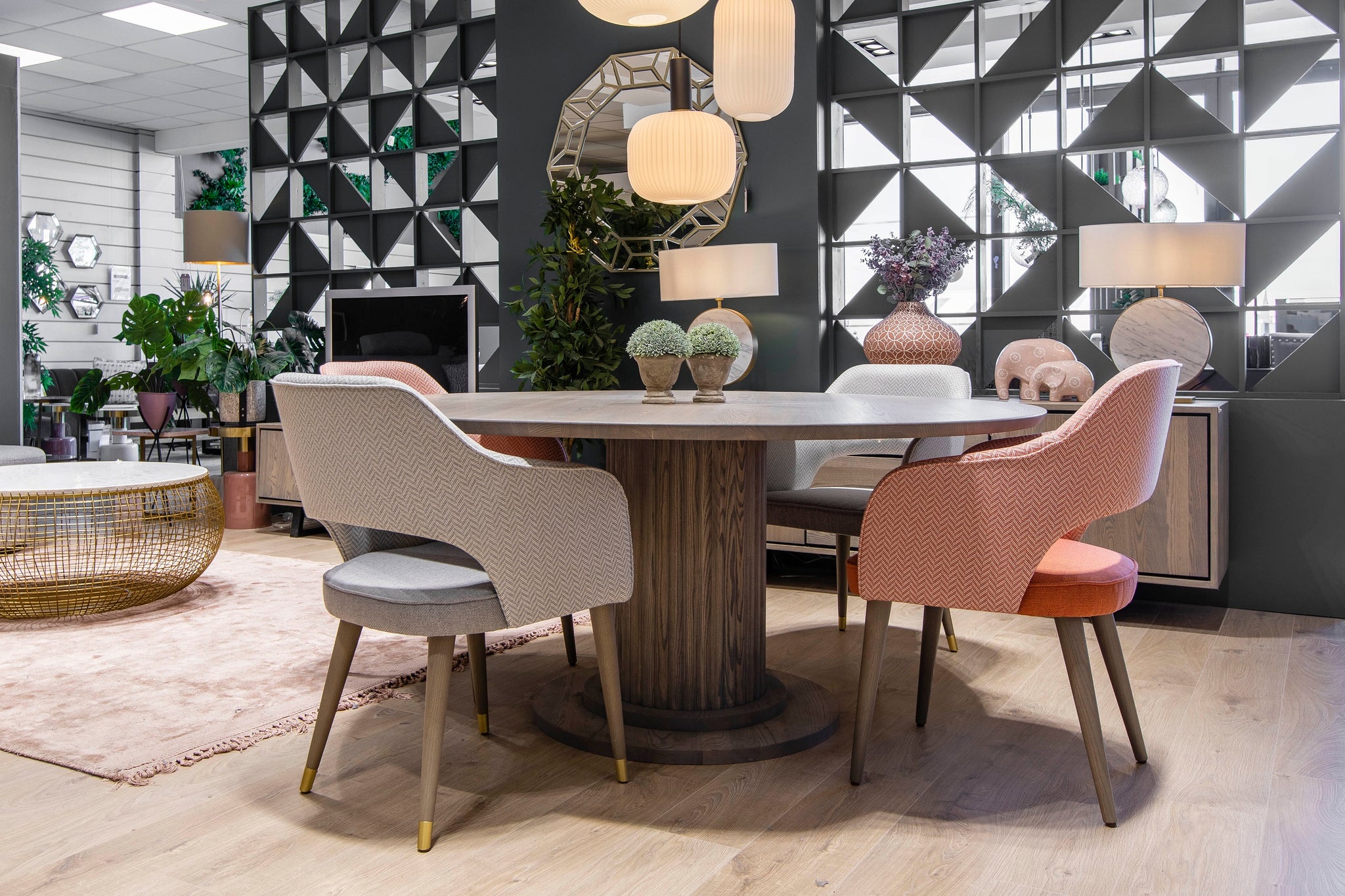 Extendable Velvet Round Table – Diamond Furniture