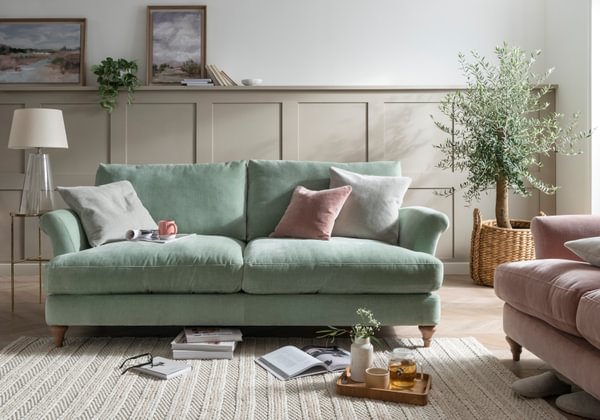 Lydia Sofa – Diamond Furniture